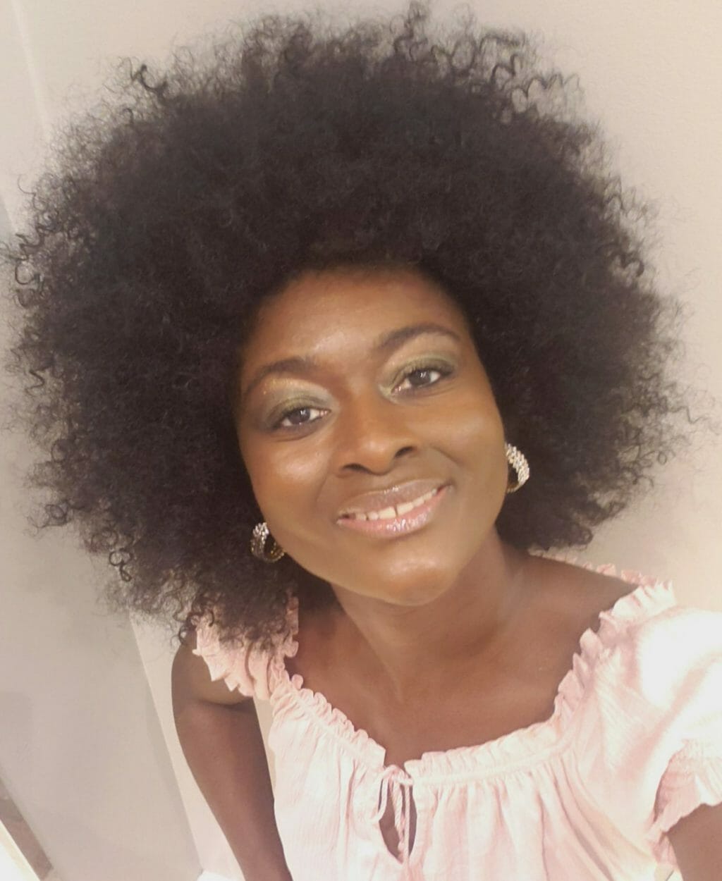 Debra Church Wearing Ashro Wig & Headwrap - Ashro Blog Debra Church Wearing Ashro Wig & Headwrap - Ashro Blog